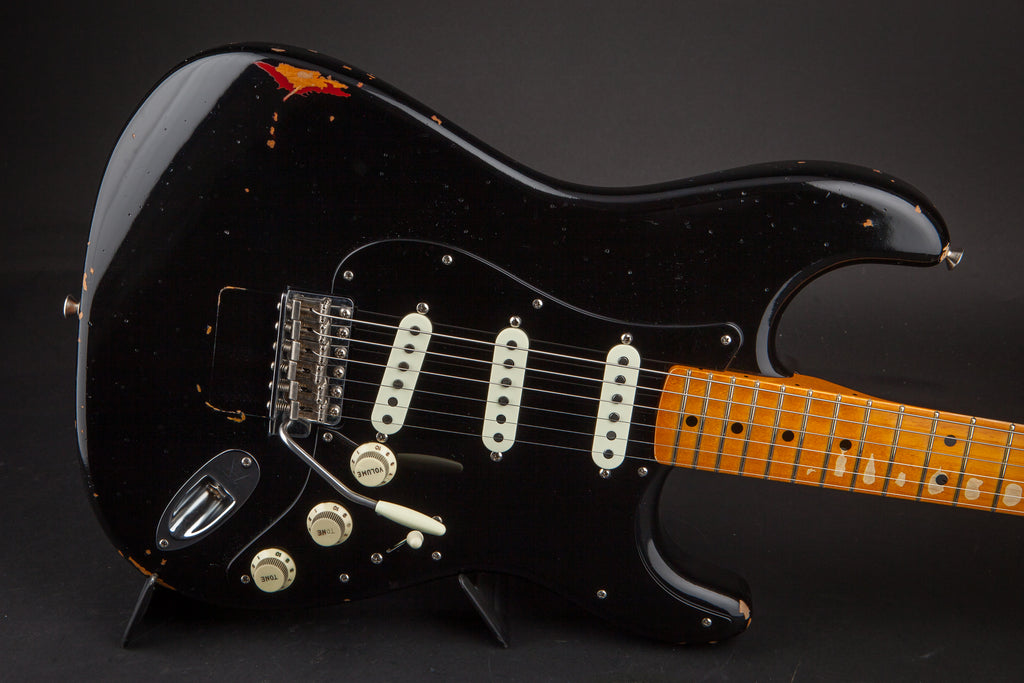 Fender Custom Shop: Stratocaster David Gilmour Relic - Black over Sunb ...