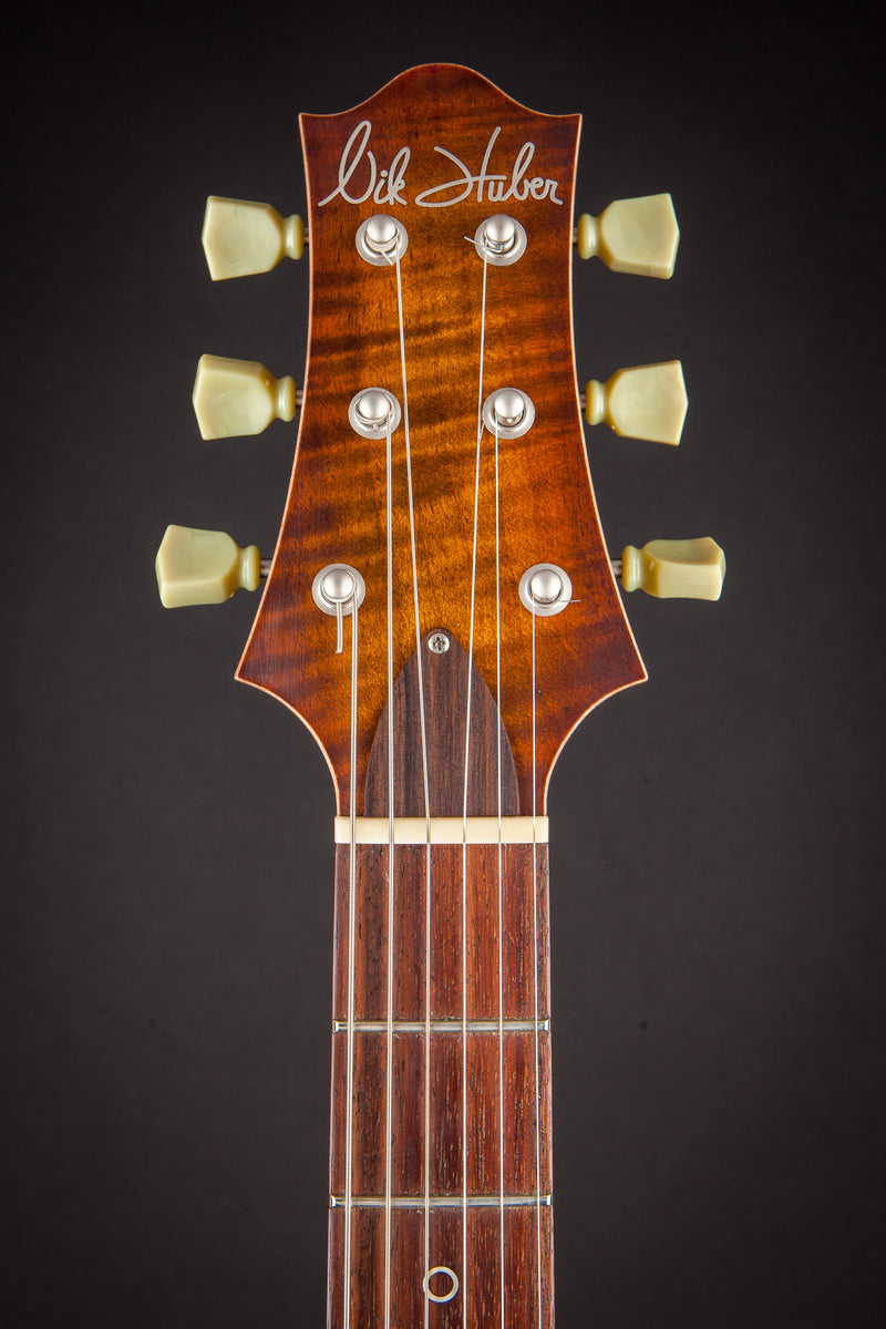 Nik Huber: Surfmeister Light Tiger Eye Burst #93169 – World Guitars
